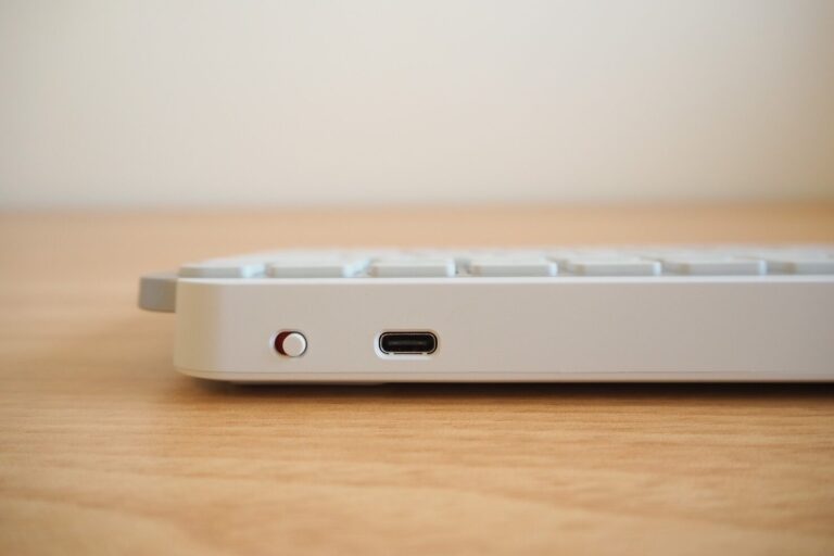 【レビュー】待望のUS配列！MX KEYS mini for Macは純正越えのミニマムデザインで高機能！